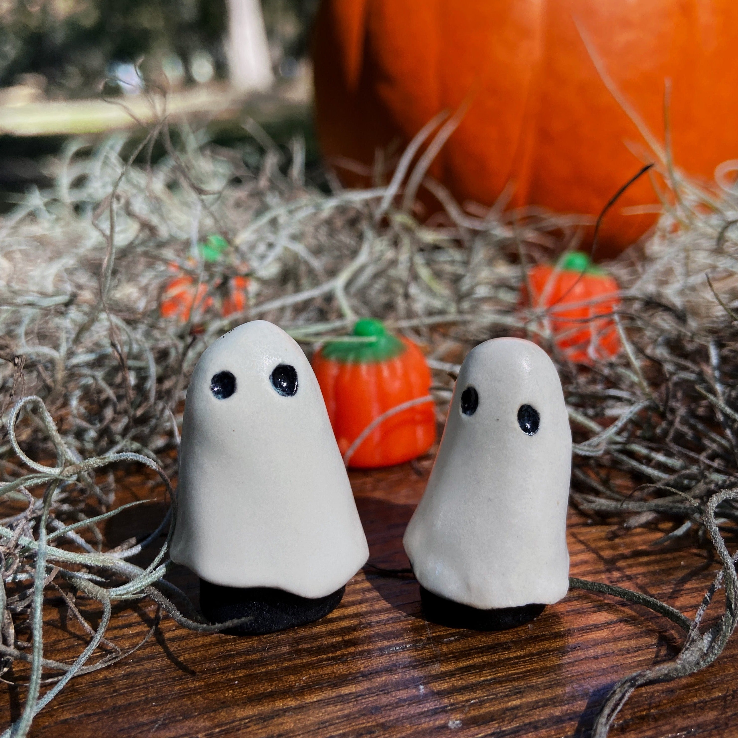tall mini ghosts – tatemakes